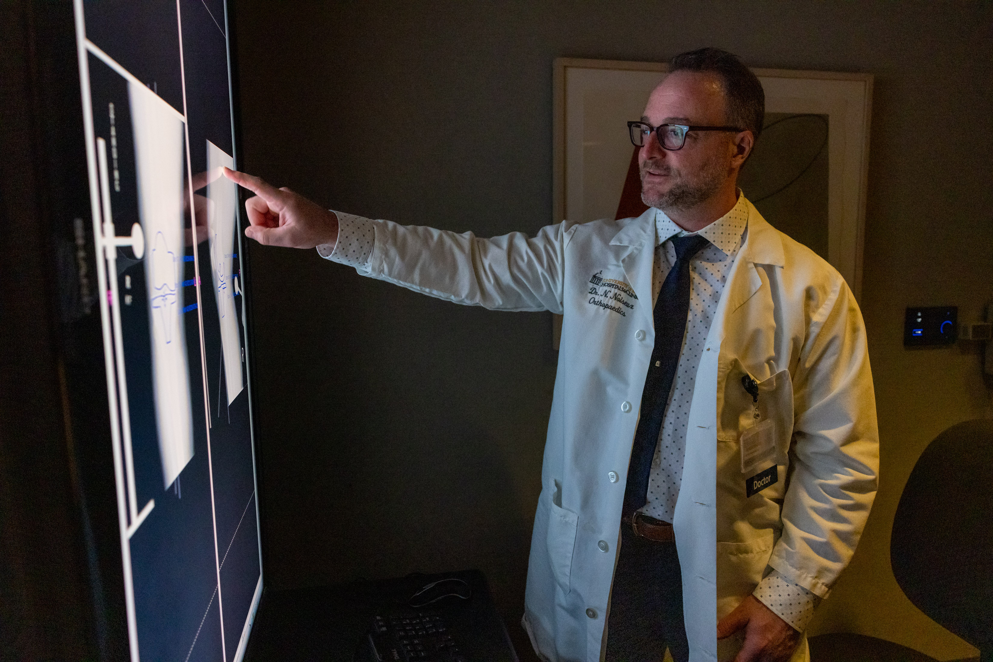 The pros and cons of robotic-assisted surgery | University of Iowa ...