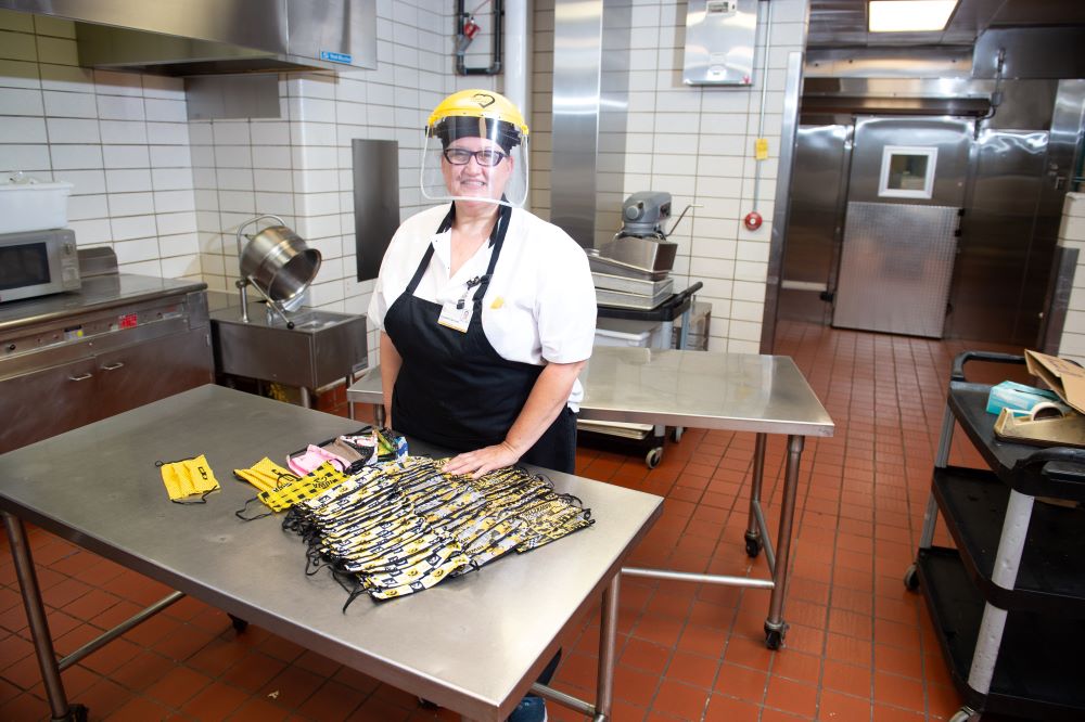 A labor of love: Main kitchen cook helps her community mask up ...