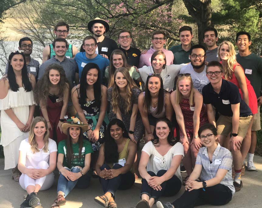 Become a Volunteer | University of Iowa Hospitals & Clinics